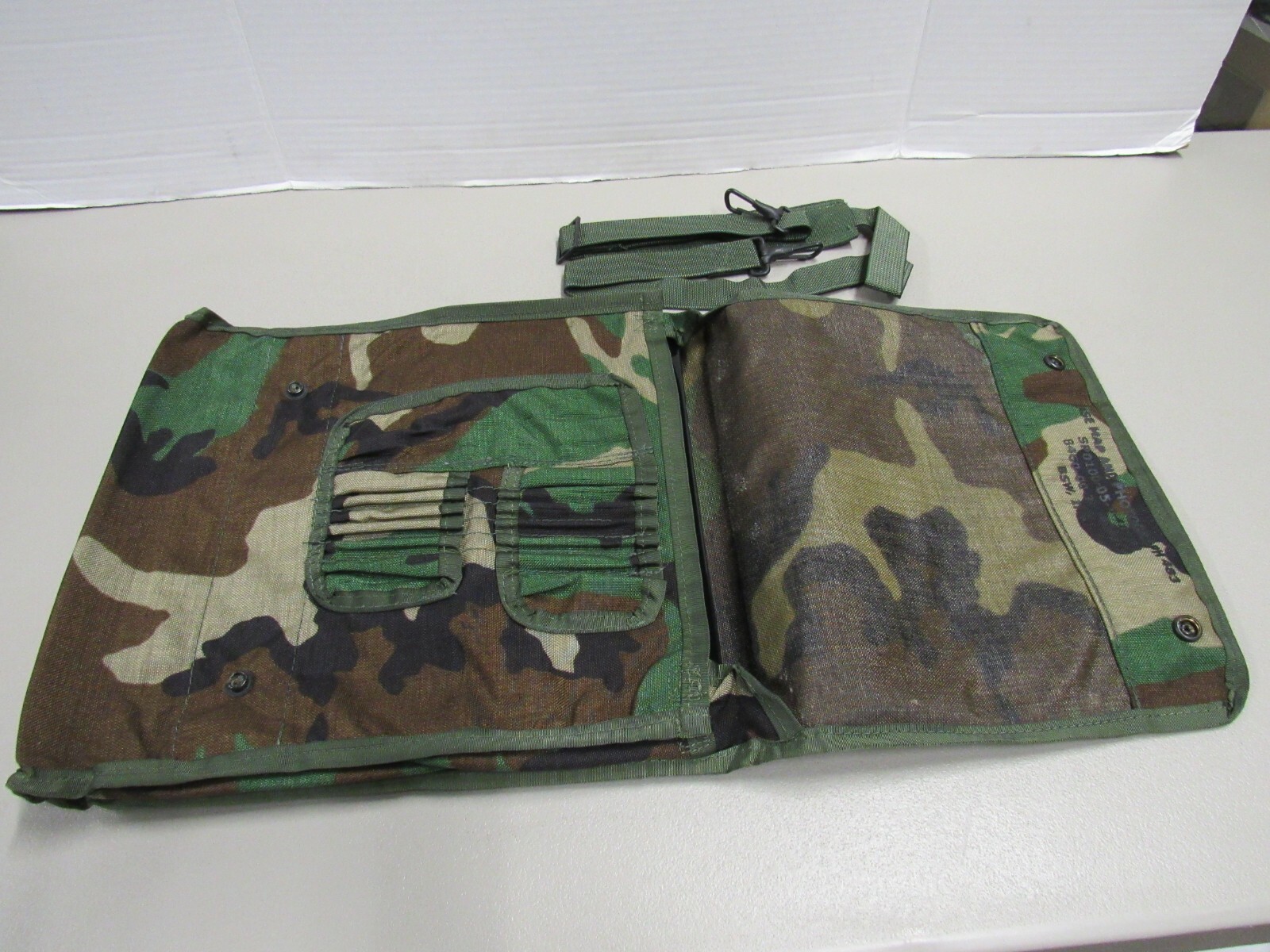 US GI Map Photograph Case w/ Strap Woodland Camo 2005 NSN 8460-00-368 ...