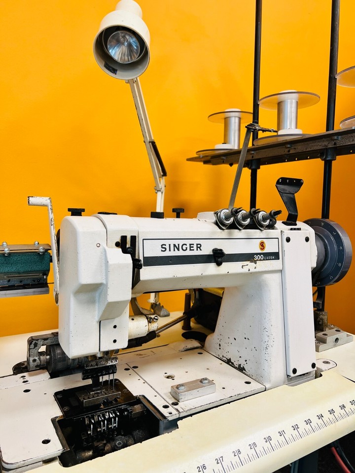 Singer 300U405A, 3 Needle Industrial Chainstitch Sewing Machine + Table ...