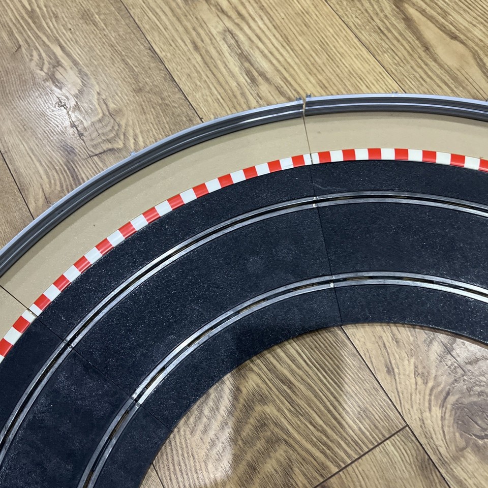 Scalextric classic track full standard corner with borders Barriers 🏎️ ...