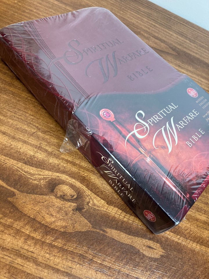 MEV Spiritual Warfare Bible : Modern English Version by Charisma House ...