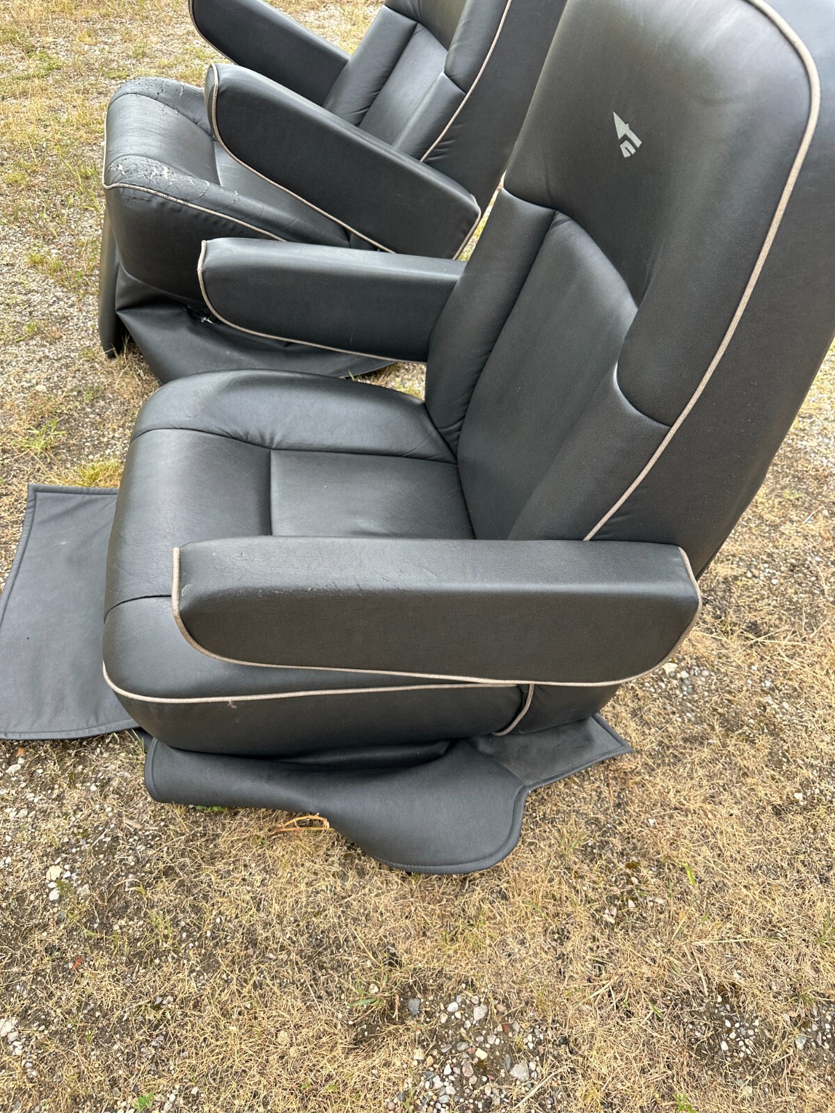 Villa RV Captain's Chairs Seats PAIR BLACK motorhome coach fleetwood ...