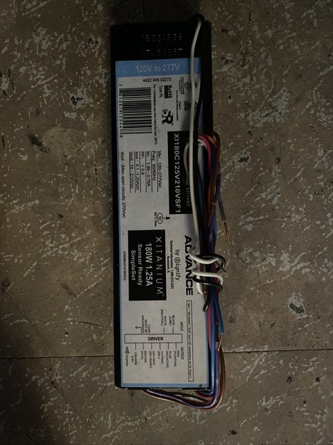 Signify XI180C125V210VSF1 Xitanium SR Dimmable 180 W 1.25 A 210 V LED ...