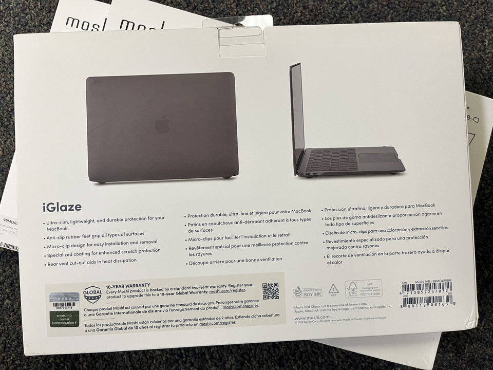 Moshi iGlaze Case for 13" MacBook Air ultra slim case - Stealth Black ...