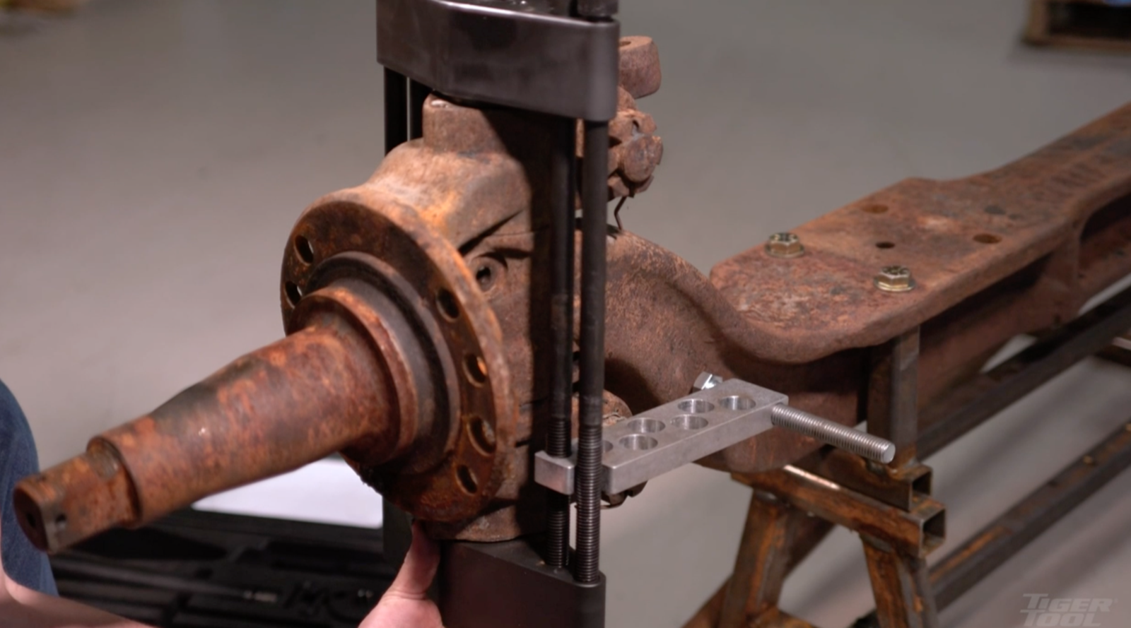 90150 Tiger Tool Heavy Duty King Pin Press | eBay