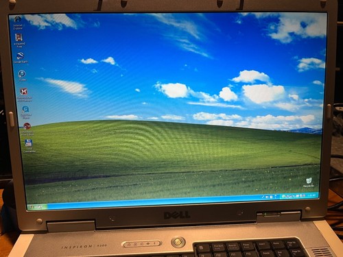 Vintage Dell Inspiron 9300 17" Intel Pentium M 1.73GHz, Windows XP ...