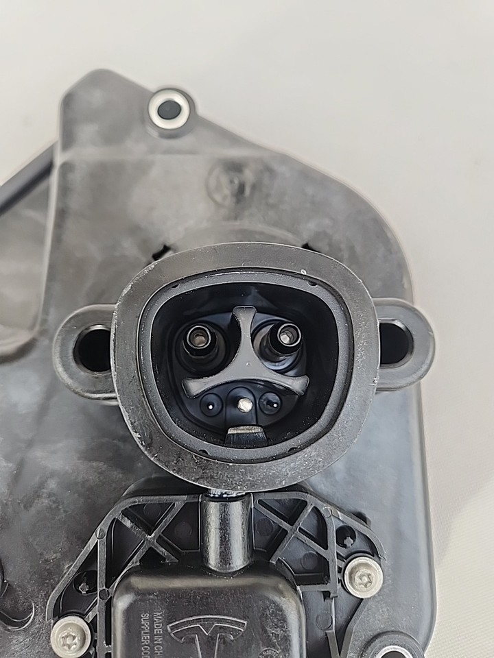 Tesla Model Y Charge Port Inlet 1490374-10-F Rev01 Used Good Condition ...
