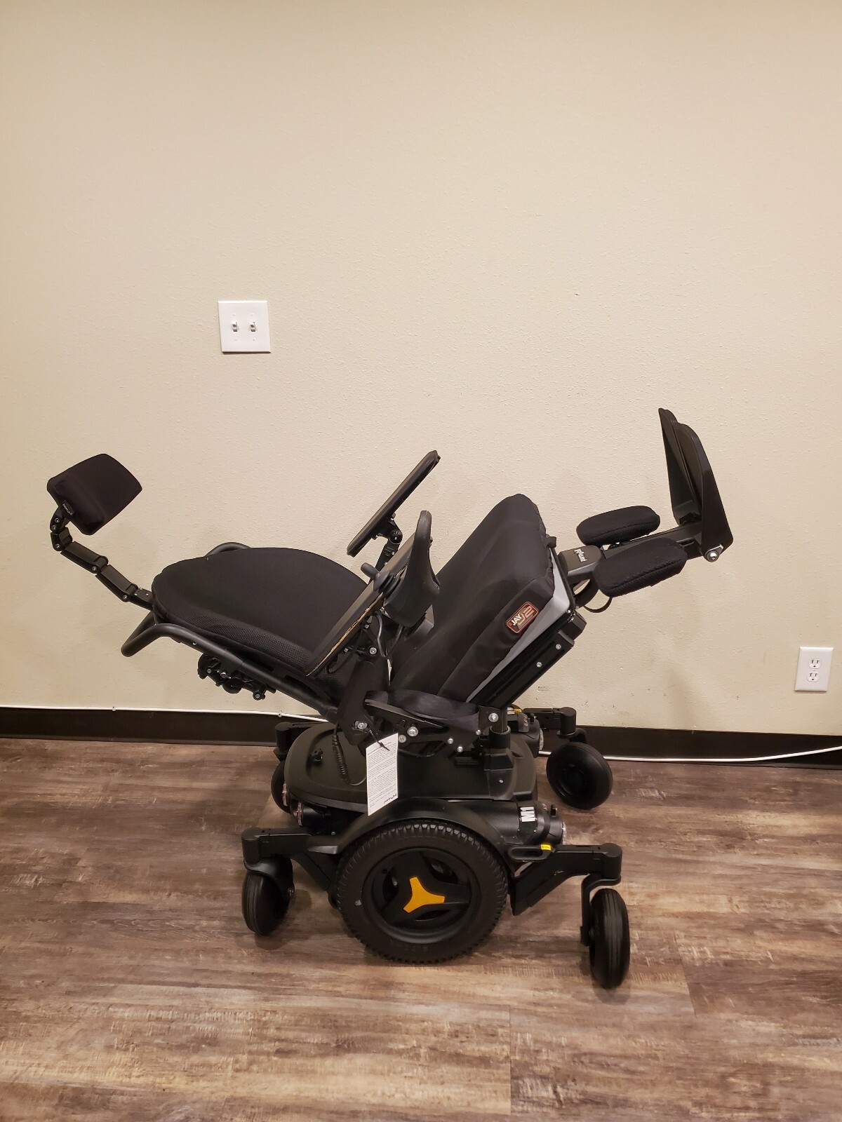 2017 Permobil M1 Mid Wheel Drive with Power, Tilt, Power Leg. Folding ...