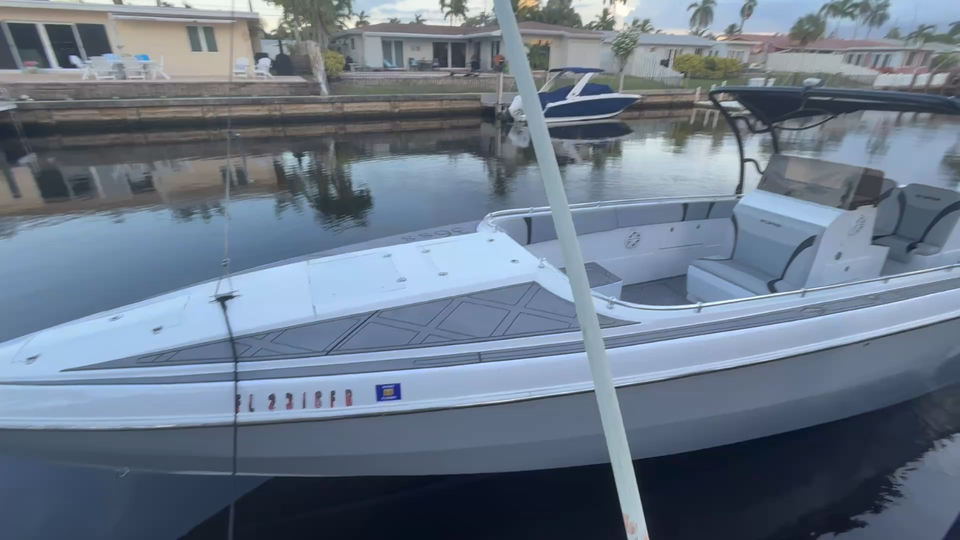 36 ft scarab with twin 250 Yamahas 4 stoke fully redone! 954 937 8271 ...