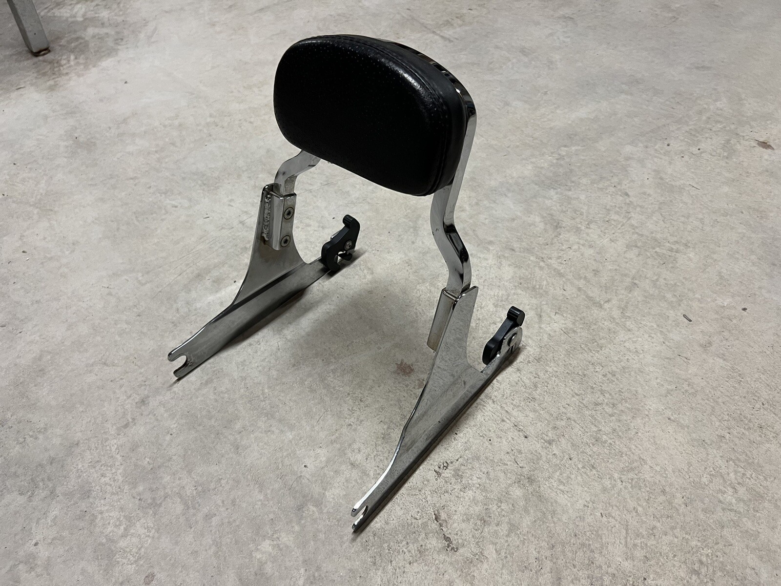 Harley Davidson Softail Short Sissy Bar Backrest Assembly | eBay