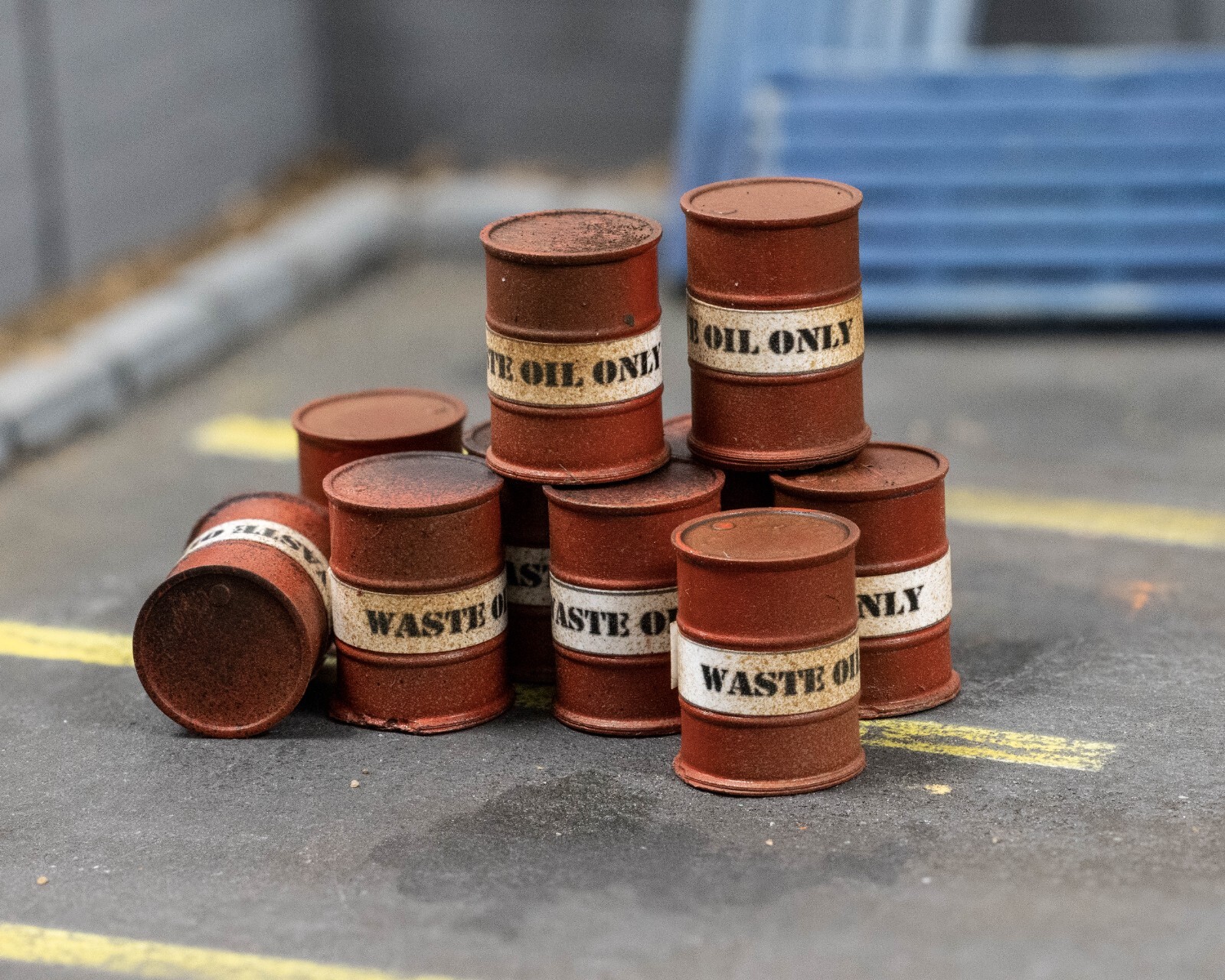 OO Gauge Red Waste Oil Drums - White Band (x10) | eBay UK