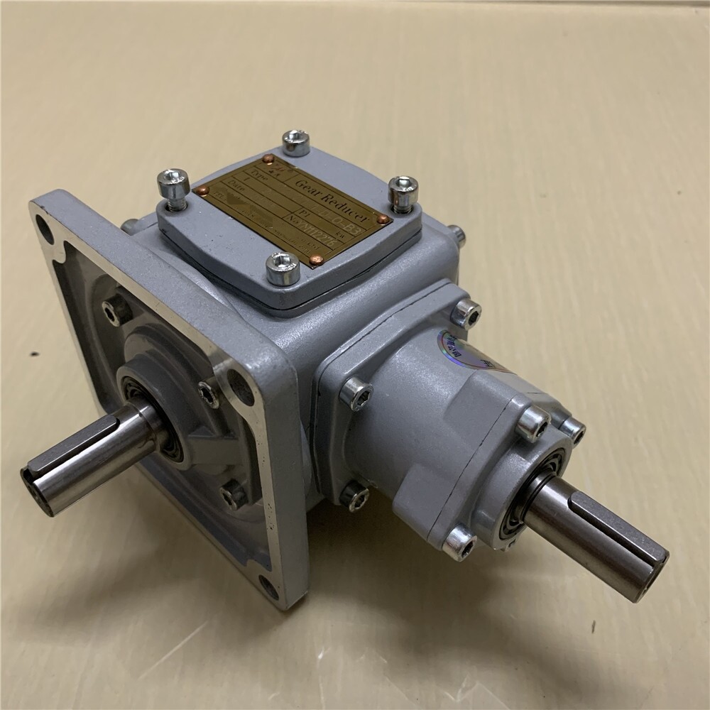 1:1 Right Angle Spiral Bevel Gearbox with 2 Keyed Shaft 1500RPM CW CCW ...