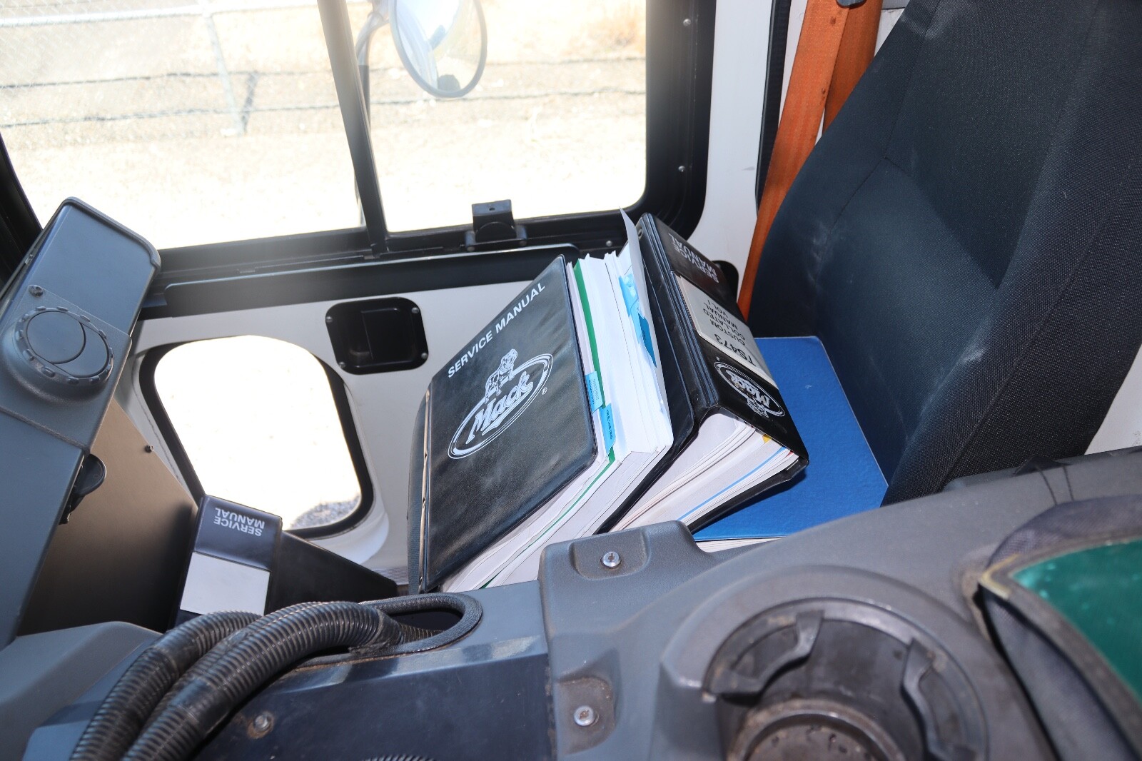 2009 MACK GARBAGE TRUCK MRU600 W/New Way 25 YD NEW WAY-King Cobra rear ...