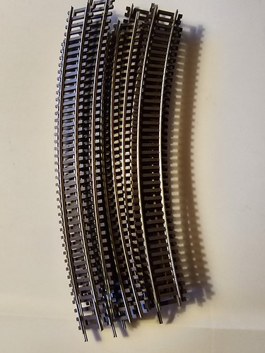 11 Pieces MTH HO Scale Code 83 18" Curve Track Brown Ties | eBay