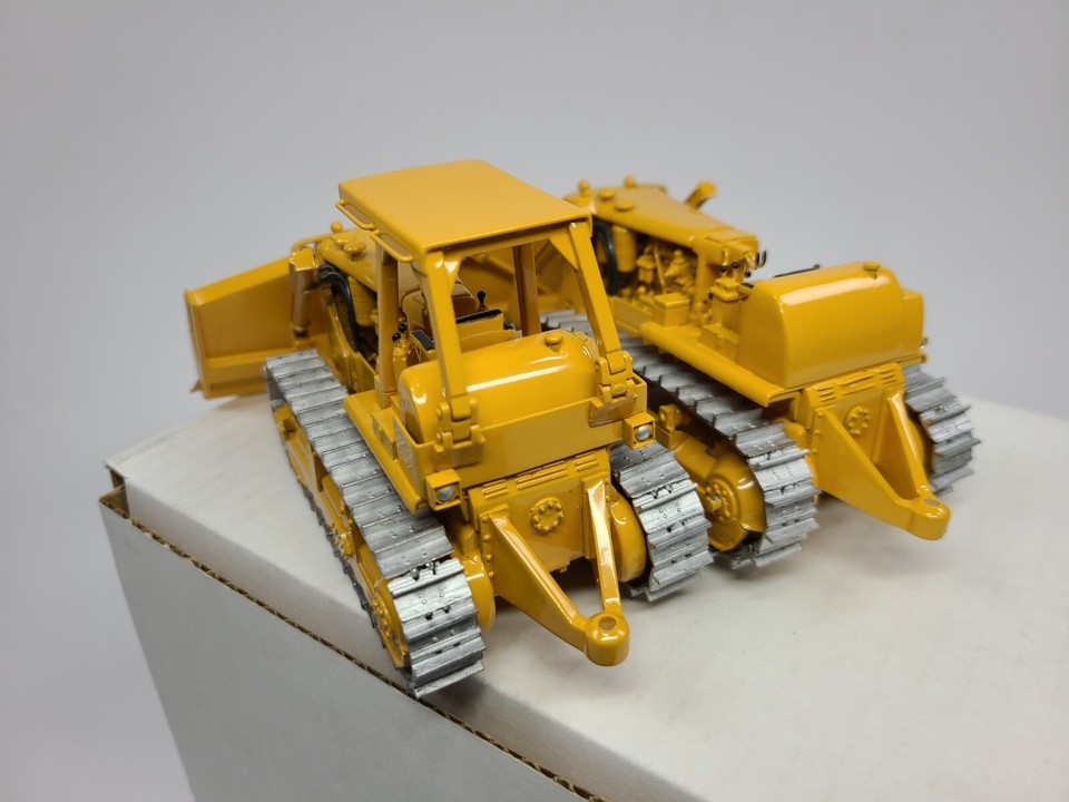 Caterpillar Cat D9G SxS Dozer with Straight Blade EMD 1:50 Scale Model ...