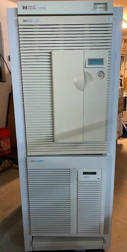 Hewlett Packard HP 9000 K Class Server K380 with SureStore E Disk Array ...