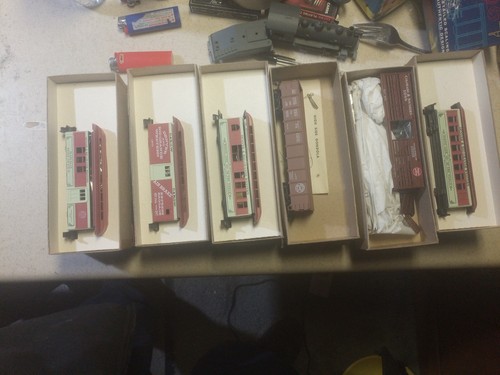 Lot of 6 Roundhouse HO GAUGE MODEL TRAIN CARS #3742#3732#1343#3200#3702 ...