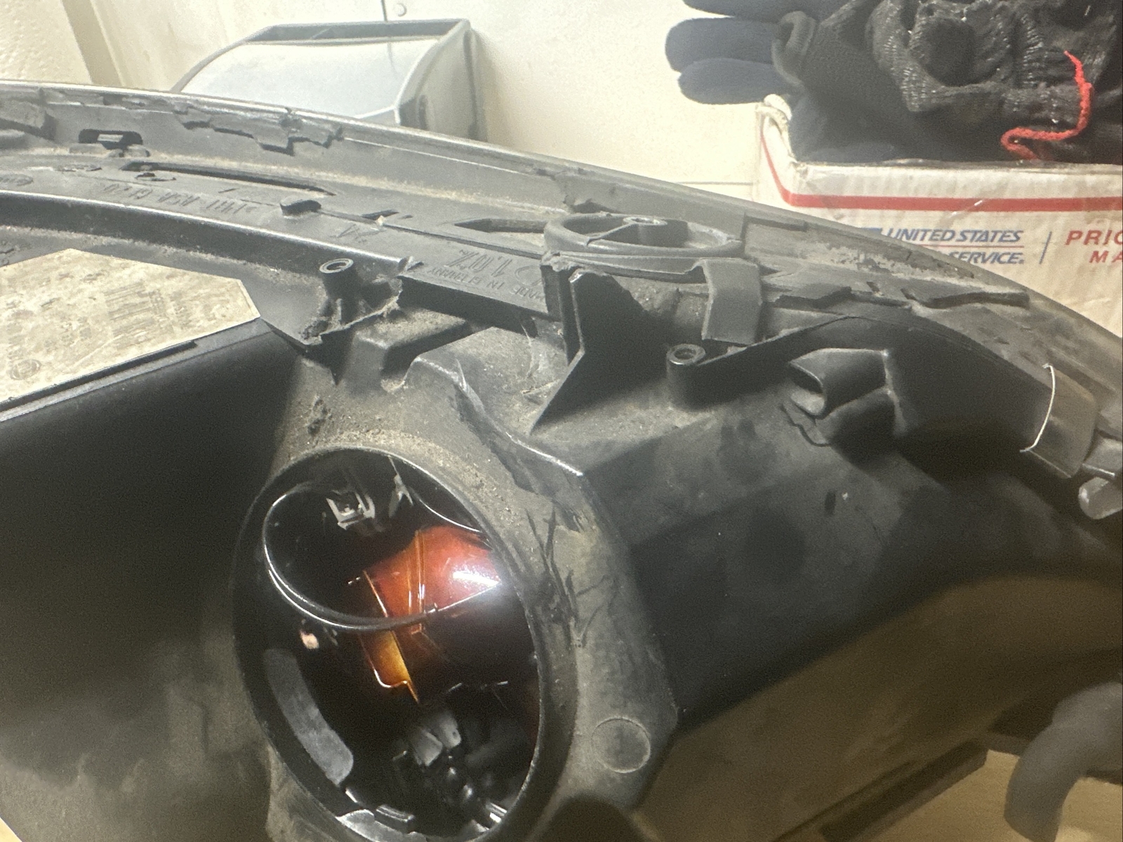 BMW E60 5-series M5 Dynamic Xenon Headlight Left Drivers HELLA 7177737 ...