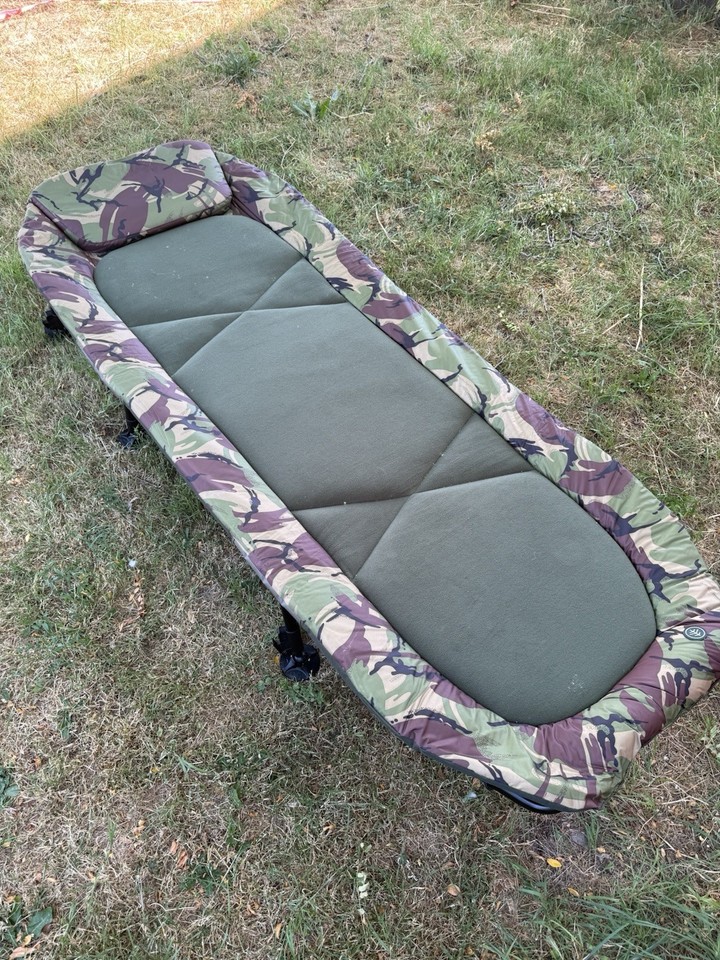 Wychwood Tactical x Flatbed Standard Fishing/Camping Bed Chair ...