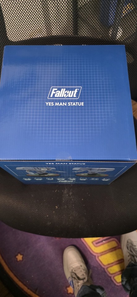 Securitron Bethesda The Tops Fallout New Vegas Yes Man Statue Unopened ...