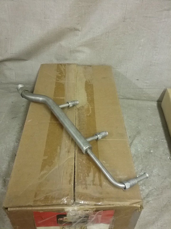 New Standard Motor Products Single Manifold Air Tube AT134 | eBay