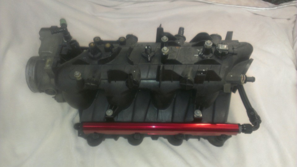 Z921 Fuel Rail Kit -8AN Black high flow rails w/ Crossover 5.3 6.0 LM7 ...