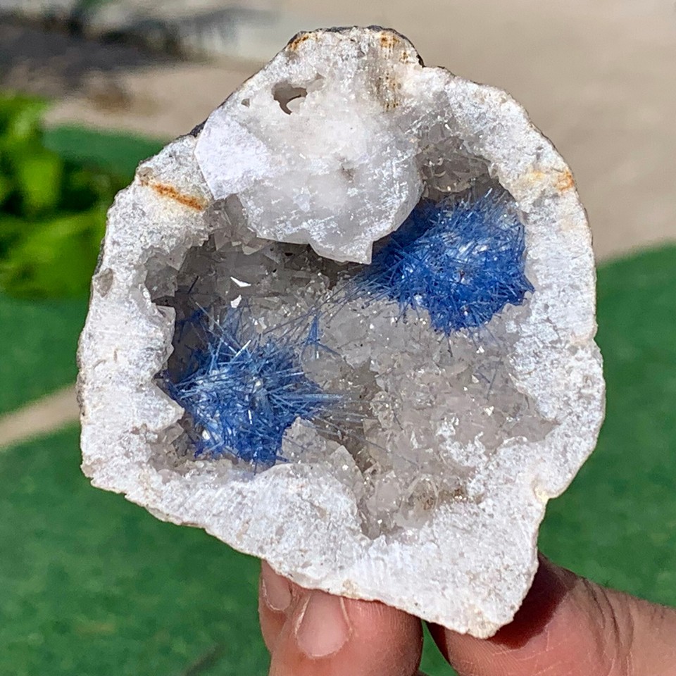148G Rare Moroccan blue magnesite and quartz crystal coexisting ...