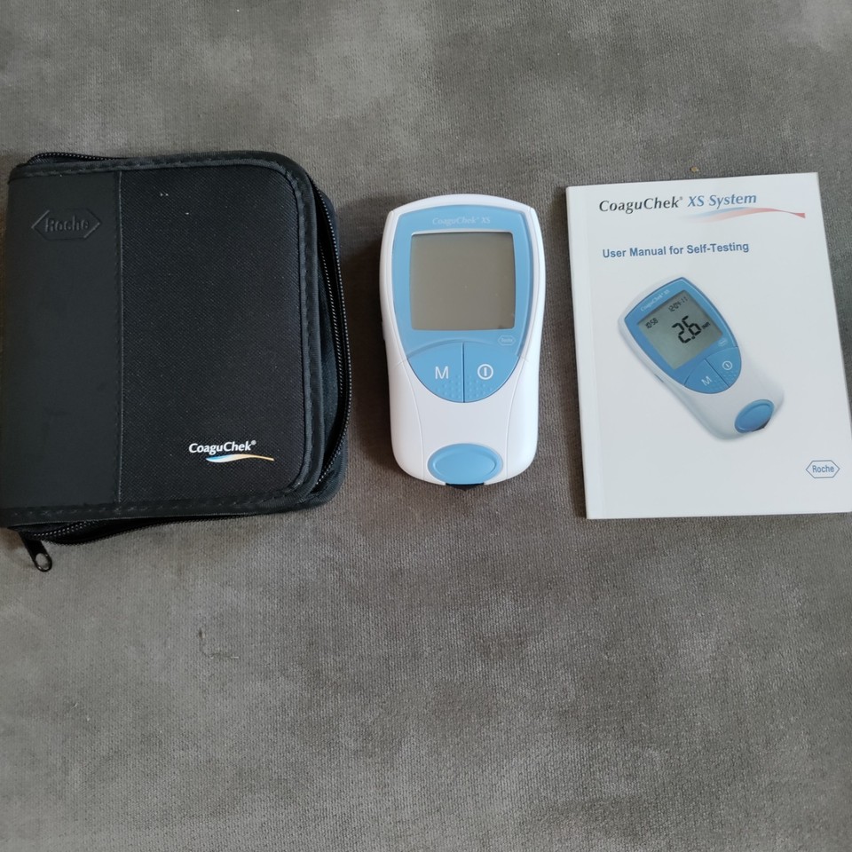 Roche CoaguChek XS Coagulation Meter W/ case, Manual, Lancet (No Test ...