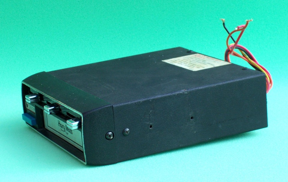 Harry Moss 8-Track Player 320 Vintage Car Stereo plays watch the video ...