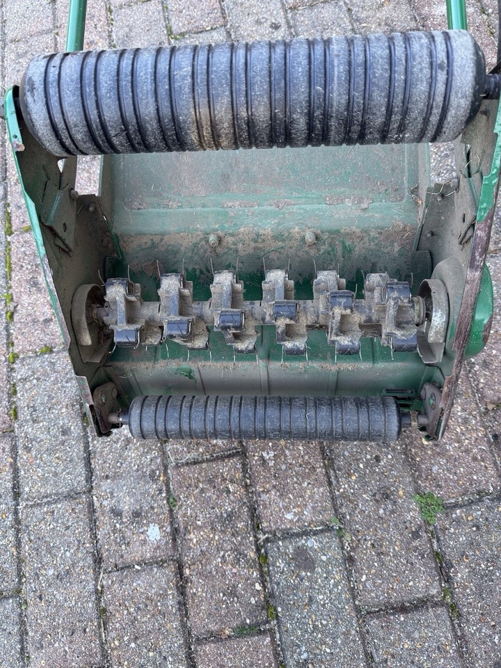 Used Qualcast Electric Lawn Rake and Scarifier RE30- Good Condition ...