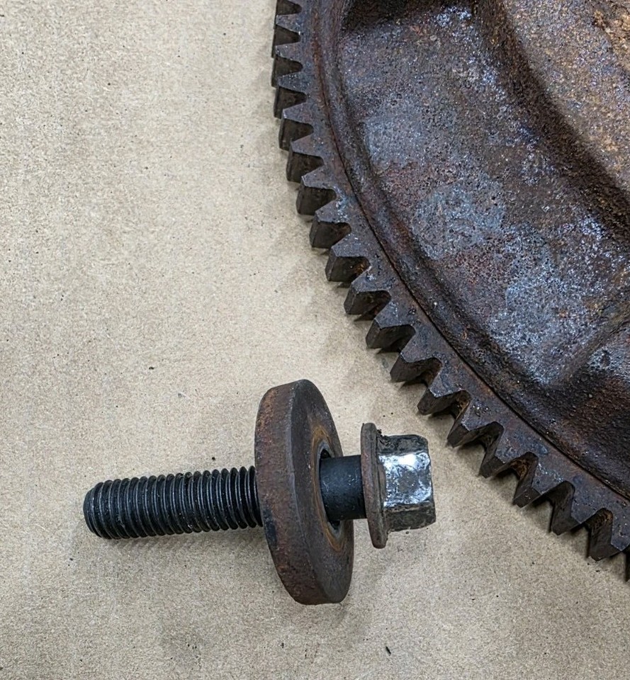 Kohler Courage 20 Hp SV600S Flywheel 24 300 08 + Bolt Toro Cub Cadet ...