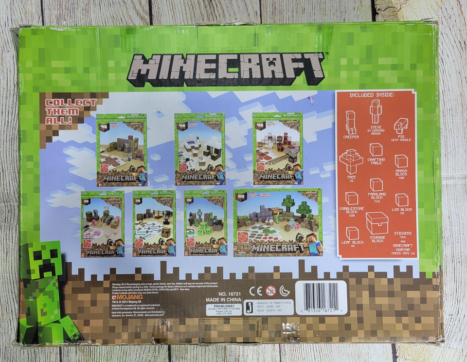 MINECRAFT Papercraft Overworld Deluxe Pack Over 90 Pieces Storage Chest ...
