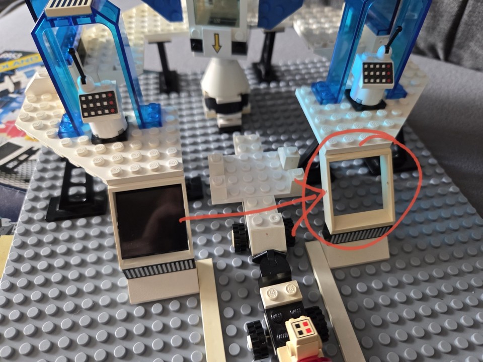 Vintage and retired Lego Space set 6953 Cosmic Laser Launcher with ...