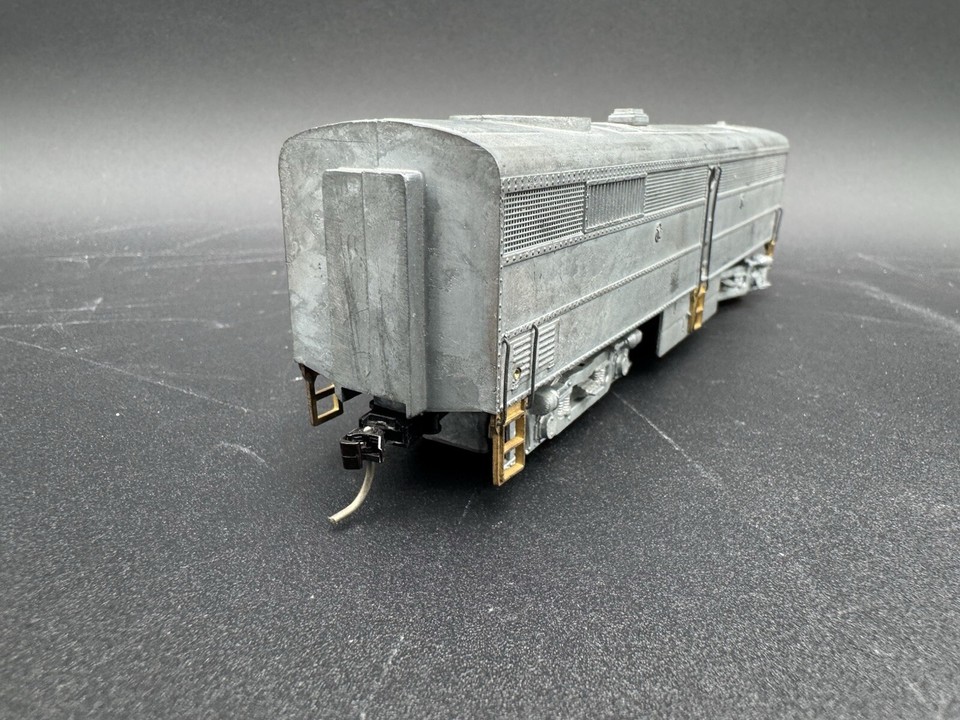 Hobby Town F7B Unit HO Scale Dummy Knuckle Couplers Undecoated | eBay