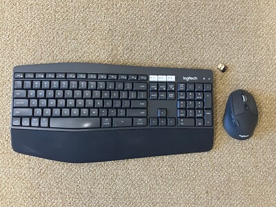 Logitech K850 Full size Wireless Keyboard And Mouse Black Barely Used ...