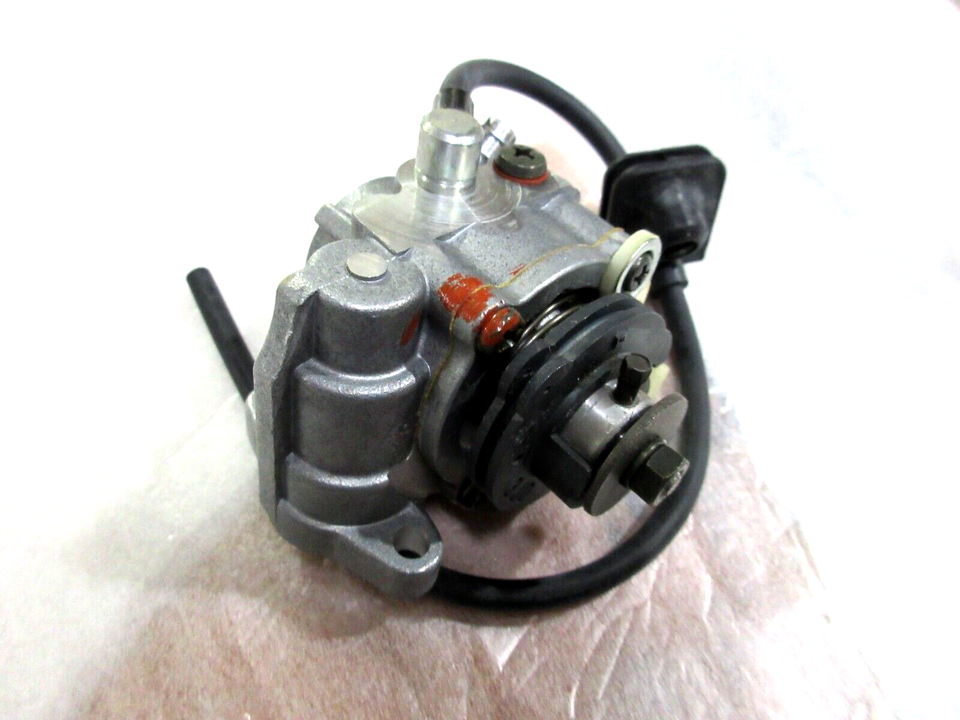Yamaha DT200 NOS Oil Pump DT125R DT200R 2T Pump NEW 37F-13101-00 | eBay