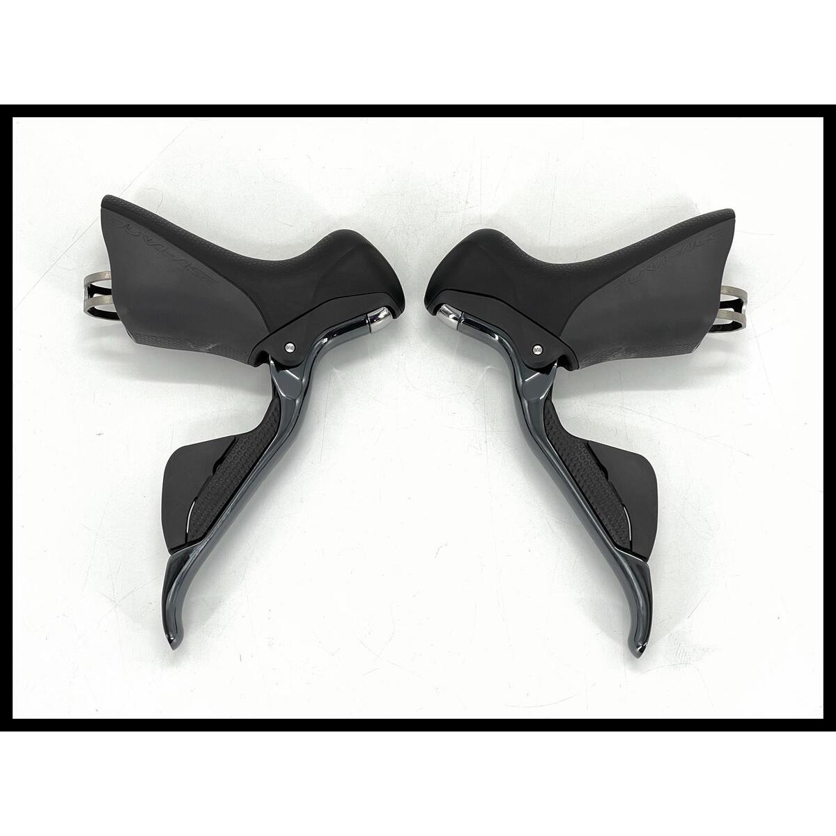 Shimano Dura Ace 9070 Di2 STI Shifter Set 11 Speed Left and Shimano Dura Ace 9070 Di2 STI Shifter Set 11 Speed Left and