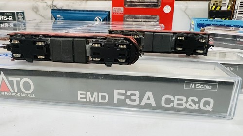 2 Kato N Scale Chicago & Great Western F3 A & B Units Custom Paint ...