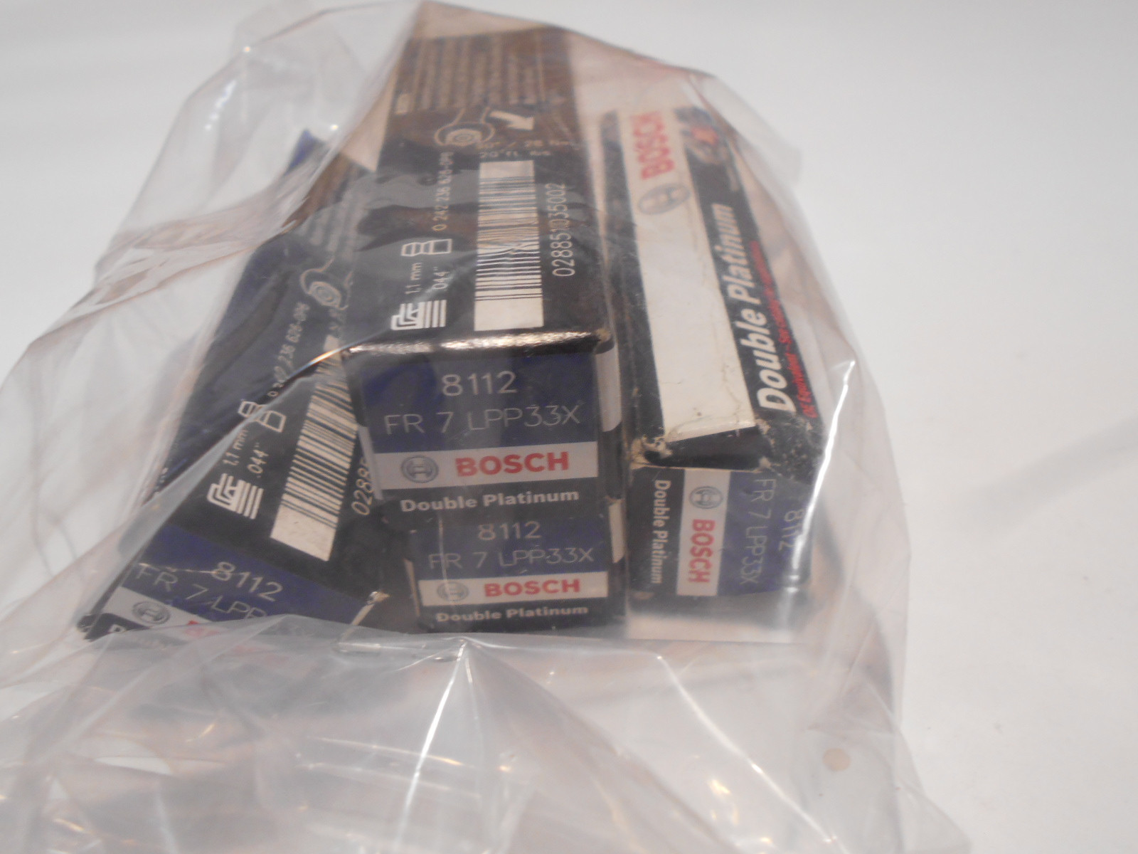 Lot / Box of 4 Spark Plugs Fine Wire Double Platinum BOSCH 8112 ...