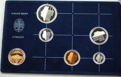 1982 Netherlands Proof Set 5 Coins and a Mint Token 's Rijks Munt ...