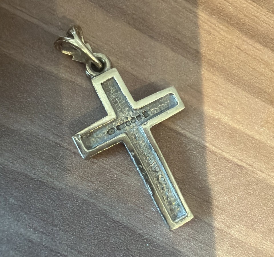 VINTAGE SOLID 9ct GOLD ENGRAVED CROSS 9K Superb quality, CHRISTIAN ...