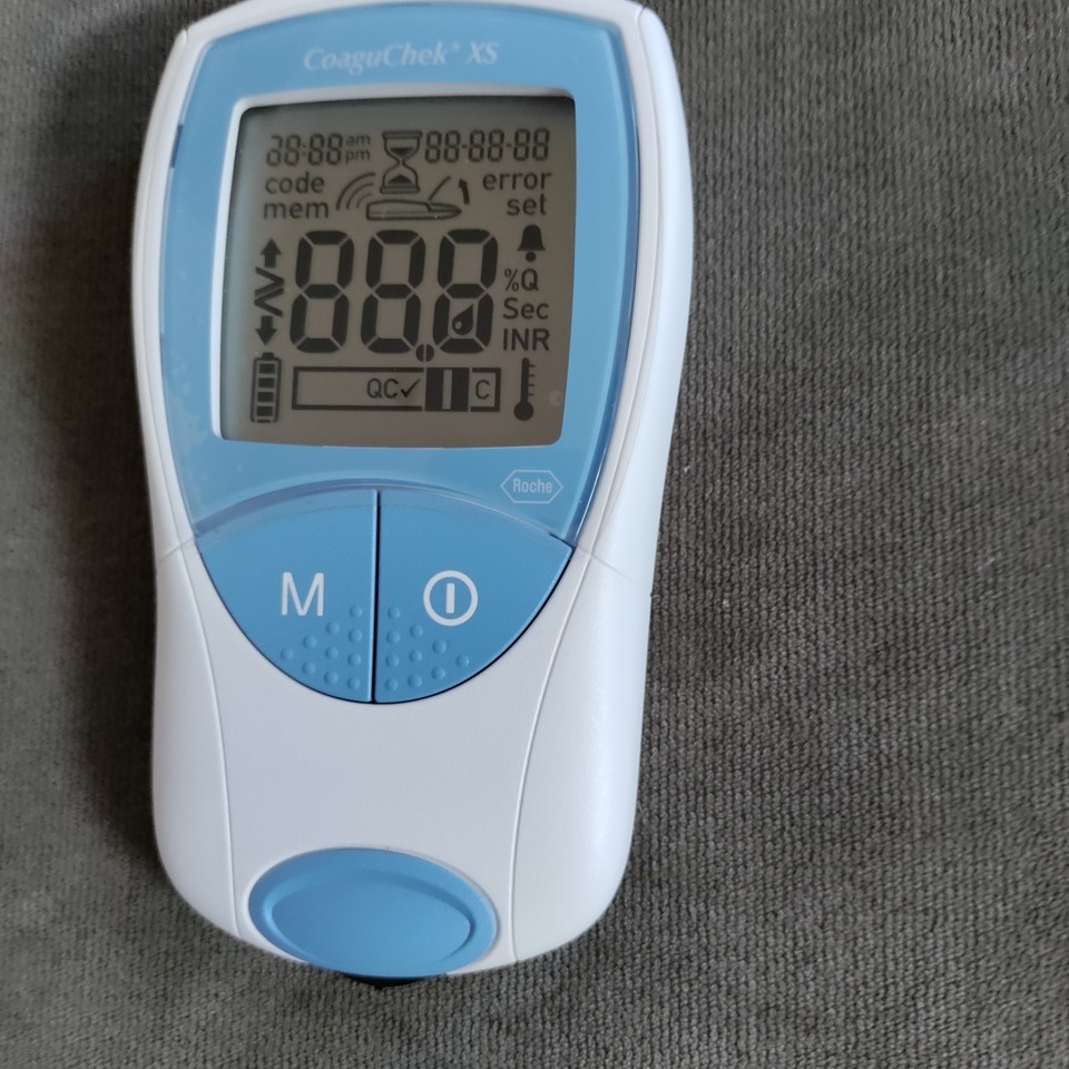 Roche CoaguChek XS Coagulation Meter W/ case, Manual, Lancet (No Test ...
