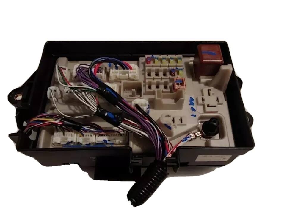 2002 2003 2004 2005 Lexus SC430 Rear Trunk Fuse Box Relay Block 82670 ...