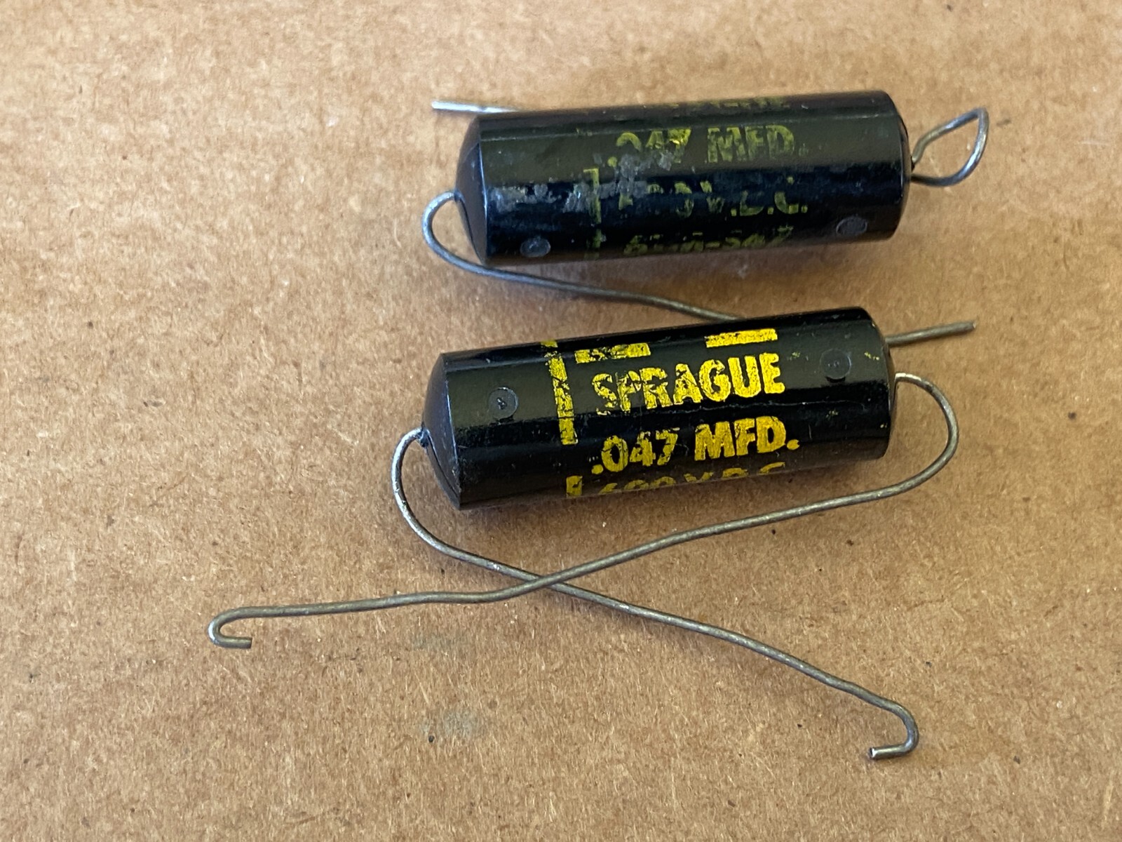 2 NOS Sprague Black Beauty .047 uf 600v Capacitors Yellow Letter (1 ...