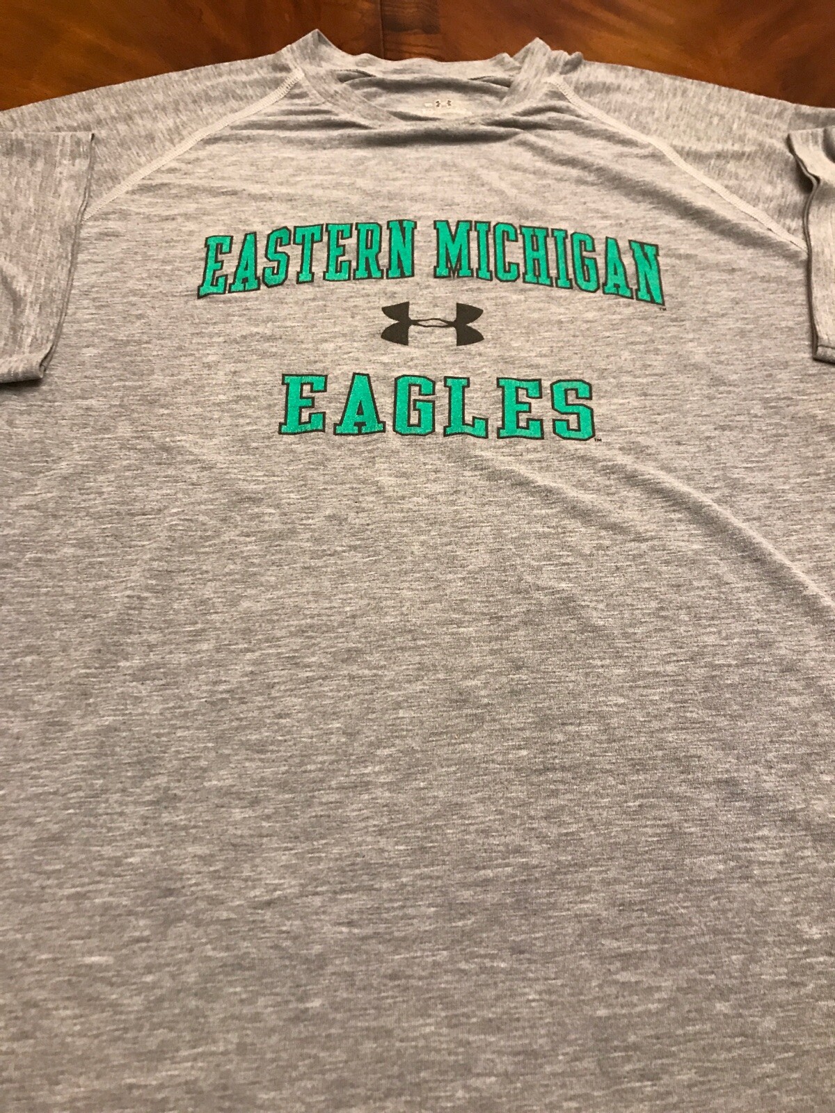 EASTERN MICHIGAN UNIVERSITY EAGLES T Shirt By UNDER ARMOUR Mens LARGE ...