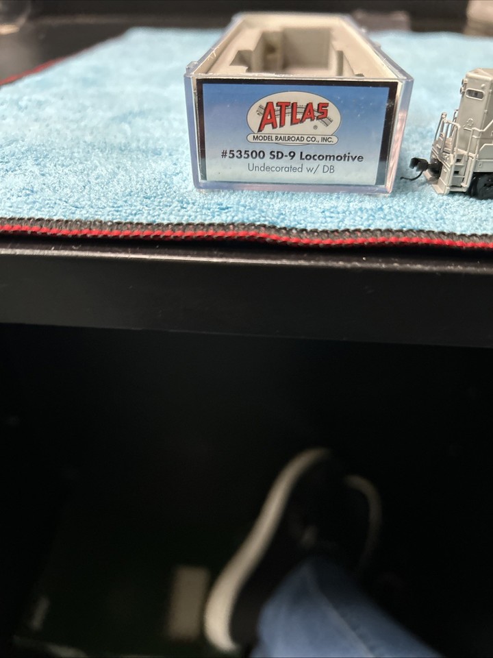 Atlas N Scale 53500 SD-9 Diesel Locomotive Undecorated W/DB | eBay