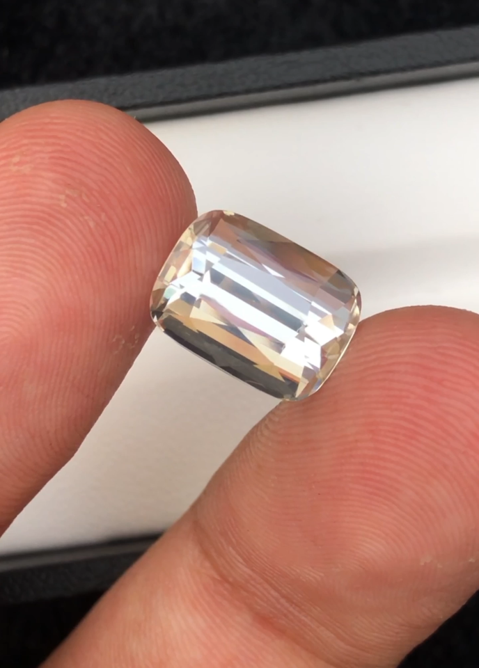 6.40 Ct Loop Clean Fluorescent Wernerite Scapolite Gemstone from ...