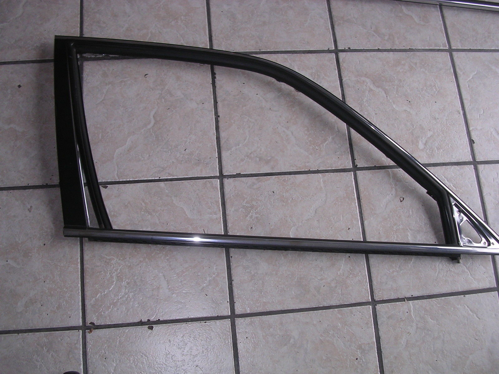 95 96 97 lexus LS400 Door WINDOW moulding OEM trim exterior RIGHT 75701 ...