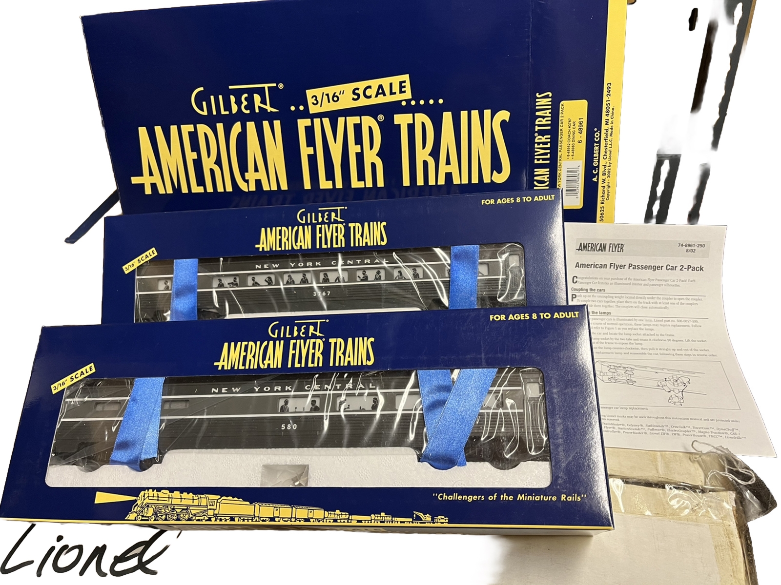 NYC Streamliner Passenger Car 2 Pack #489621. Includes 48962 & 48963 ...