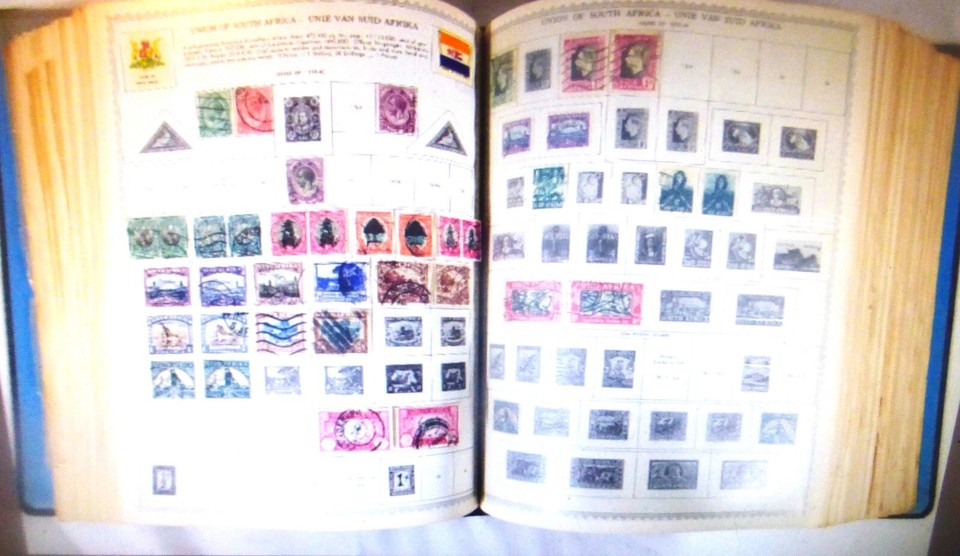 1953 & 1954 MASTER GLOBAL STAMP ALBUM Minkus Stamp Collection Lot of ...