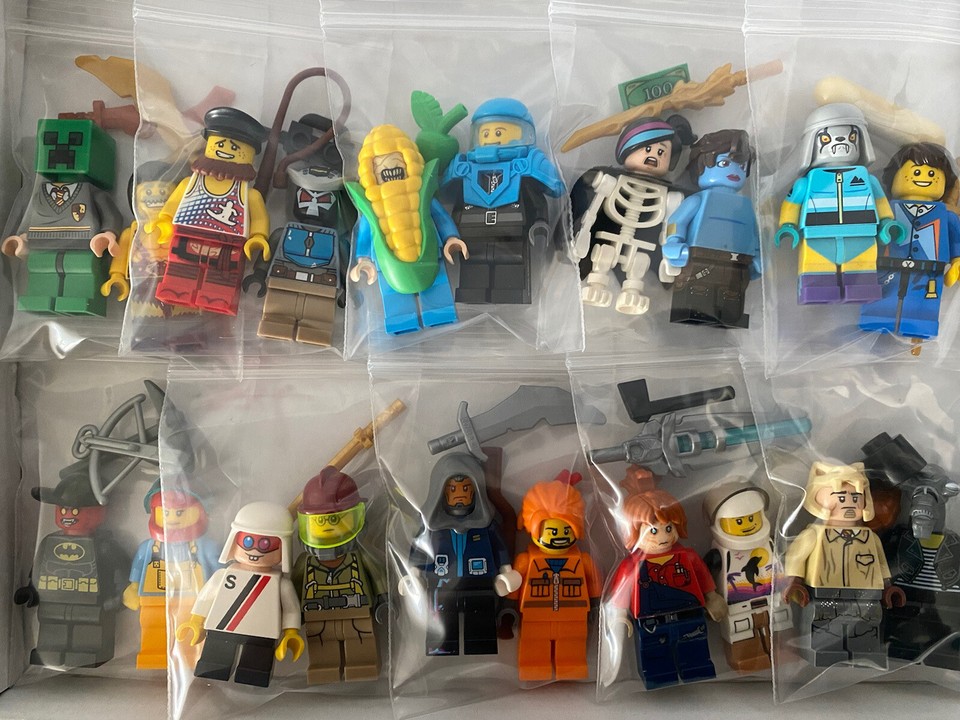 LEGO Minifigures bundle job lot 20x LEGO Figures 20x Accessories 100 ...